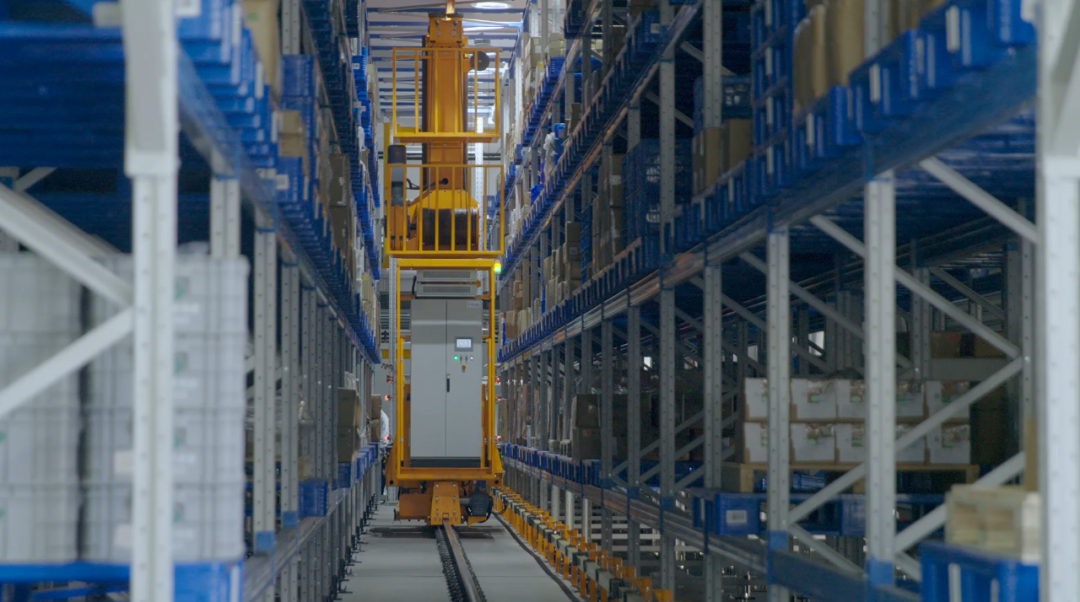 New Generation Material Handling | Megvii Robotics | Pallet Shuttle Robot | Automated Warehouse ...